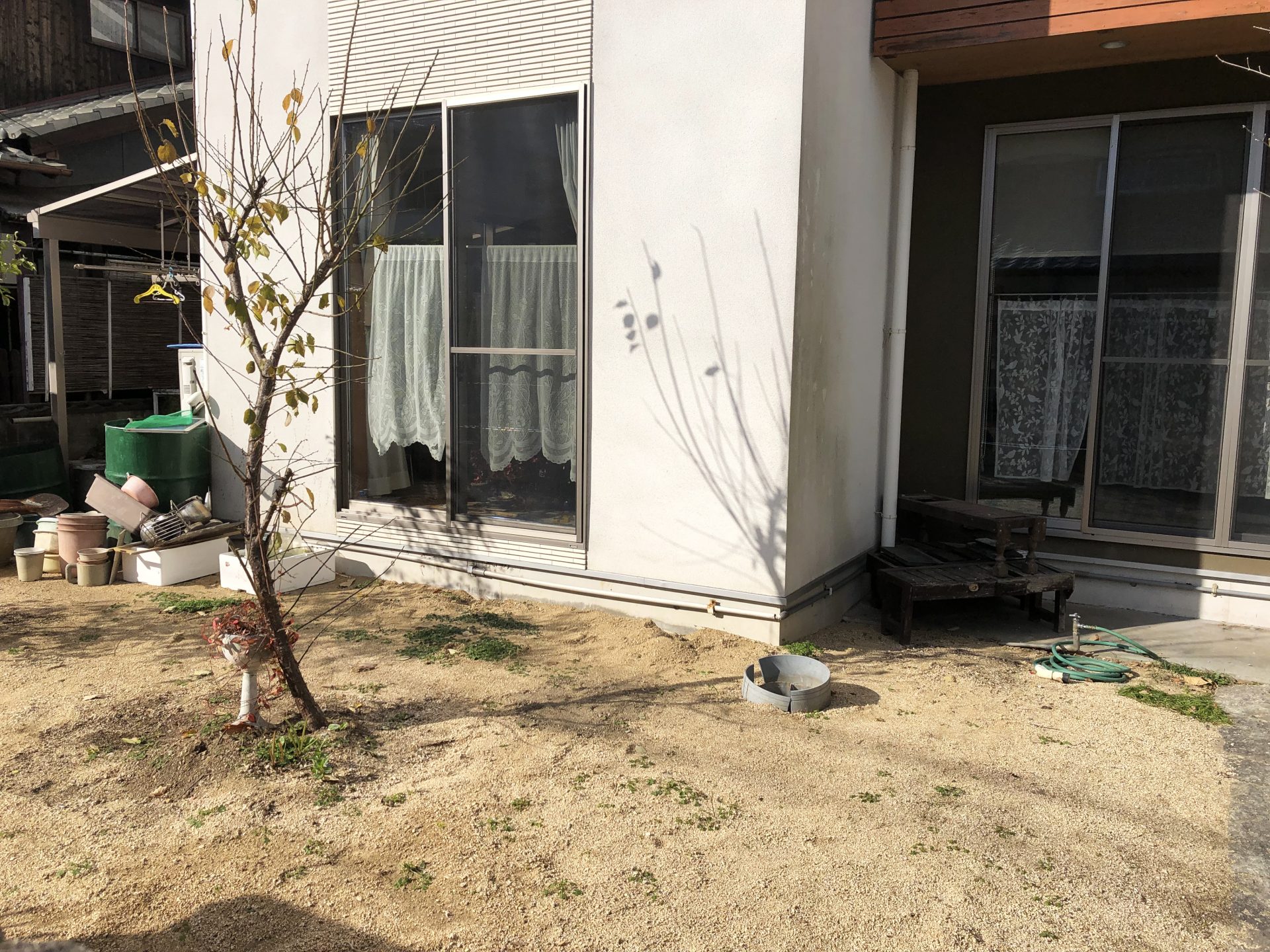 倉敷市S邸 タイルデッキ・ガーデン・砂利敷き・植栽撤去・枕木（庭リフォーム） | 岡山・倉敷市で庭リフォーム&外構工事はアレックス